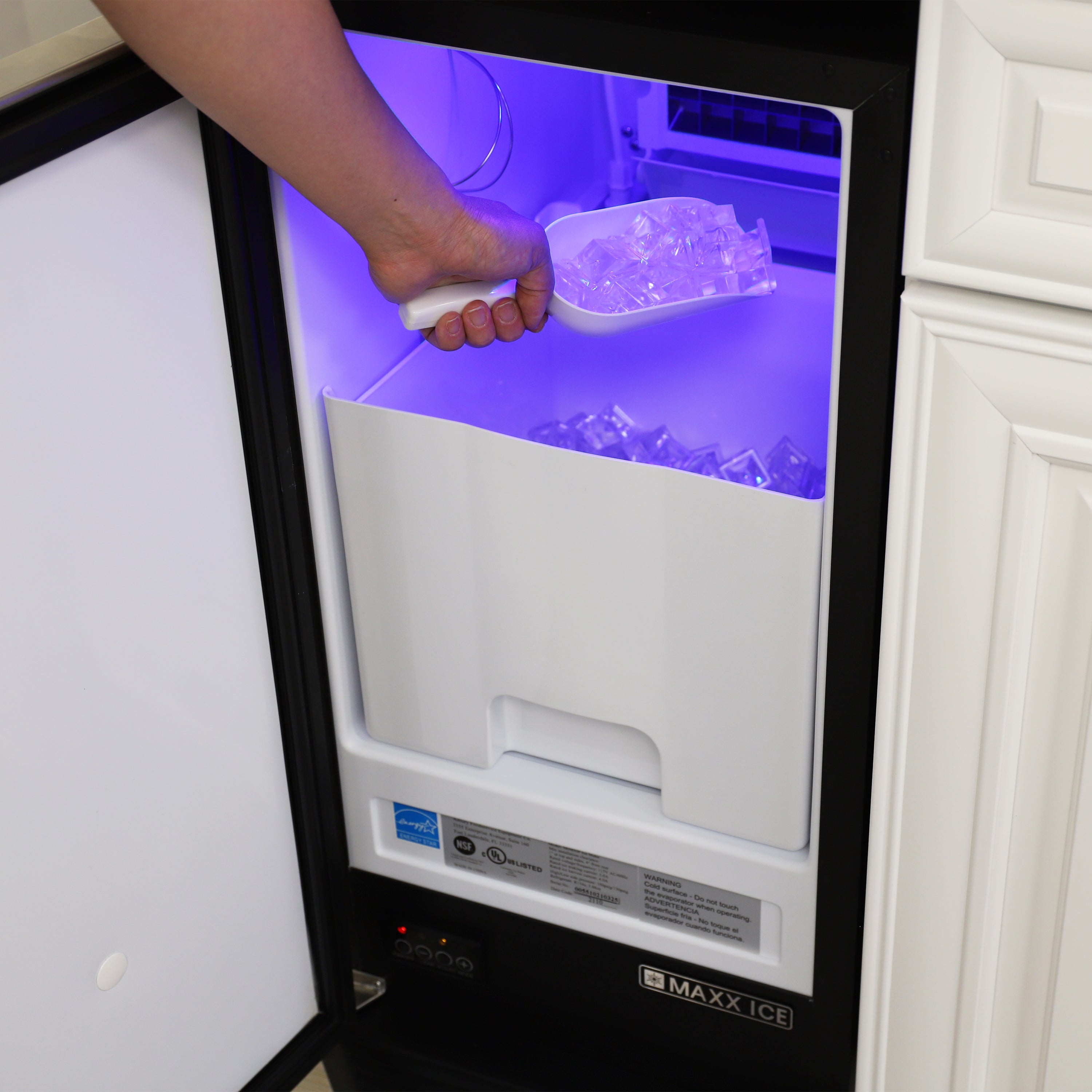 Maxx Ice Self-Contained Indoor Ice Machine, 15"W, 60 lbs, Full Dice Ice ...